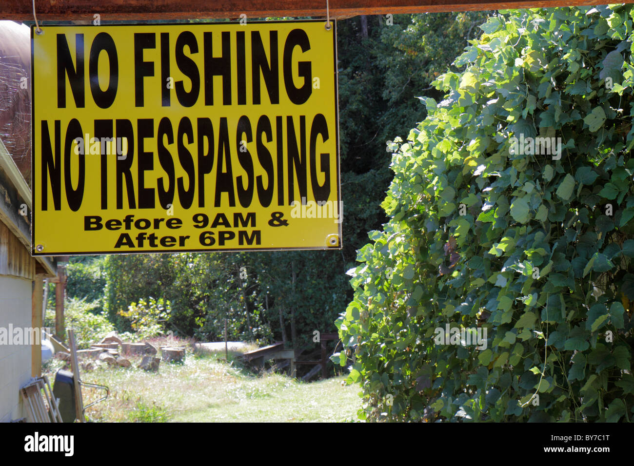 Trespassing Warning Sign High Resolution Stock Photography and Images ...