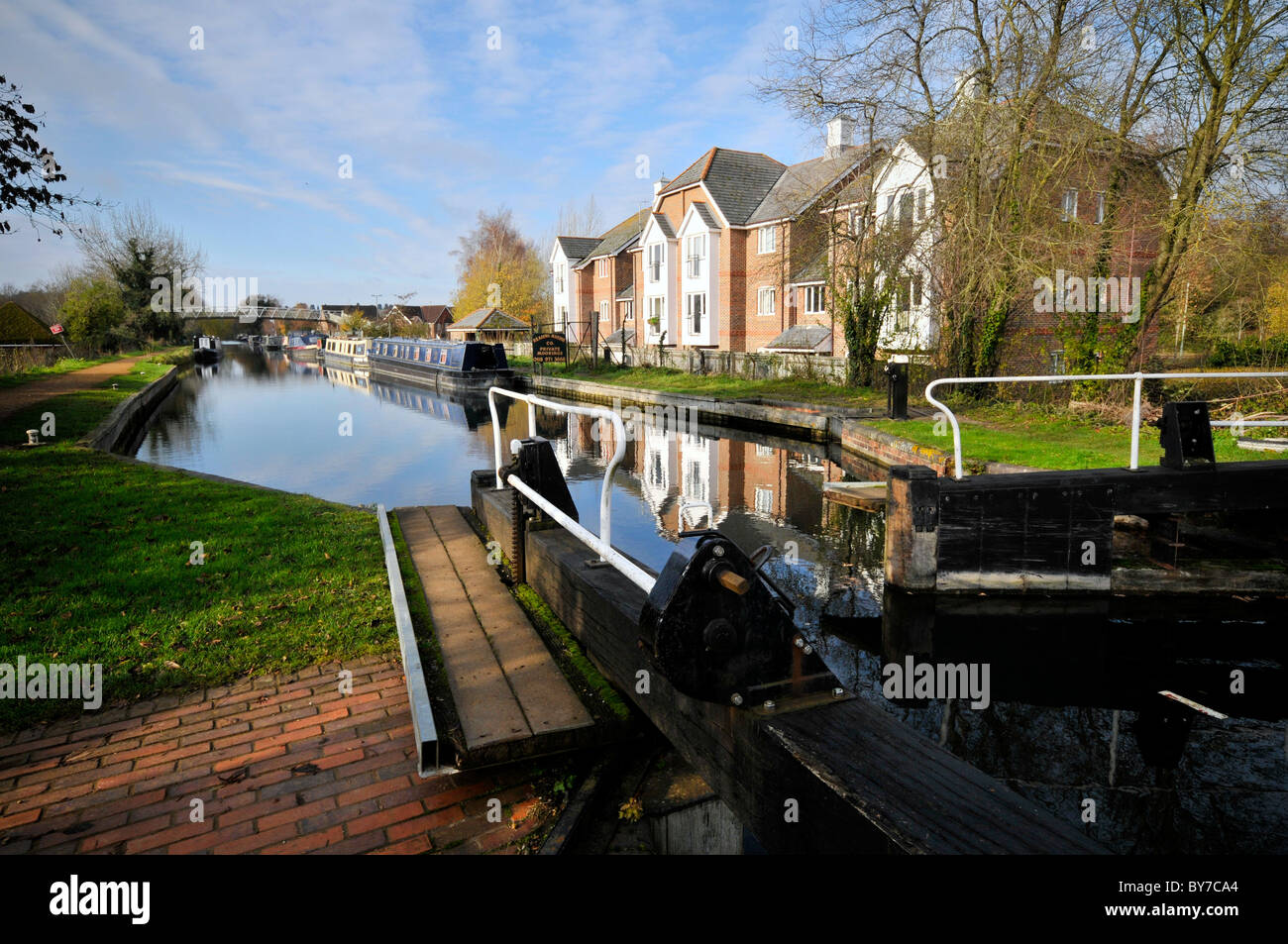 Aldermaston Padworth Kennet Avon Canal Berkshire UK Lock Lifting Bridge ...