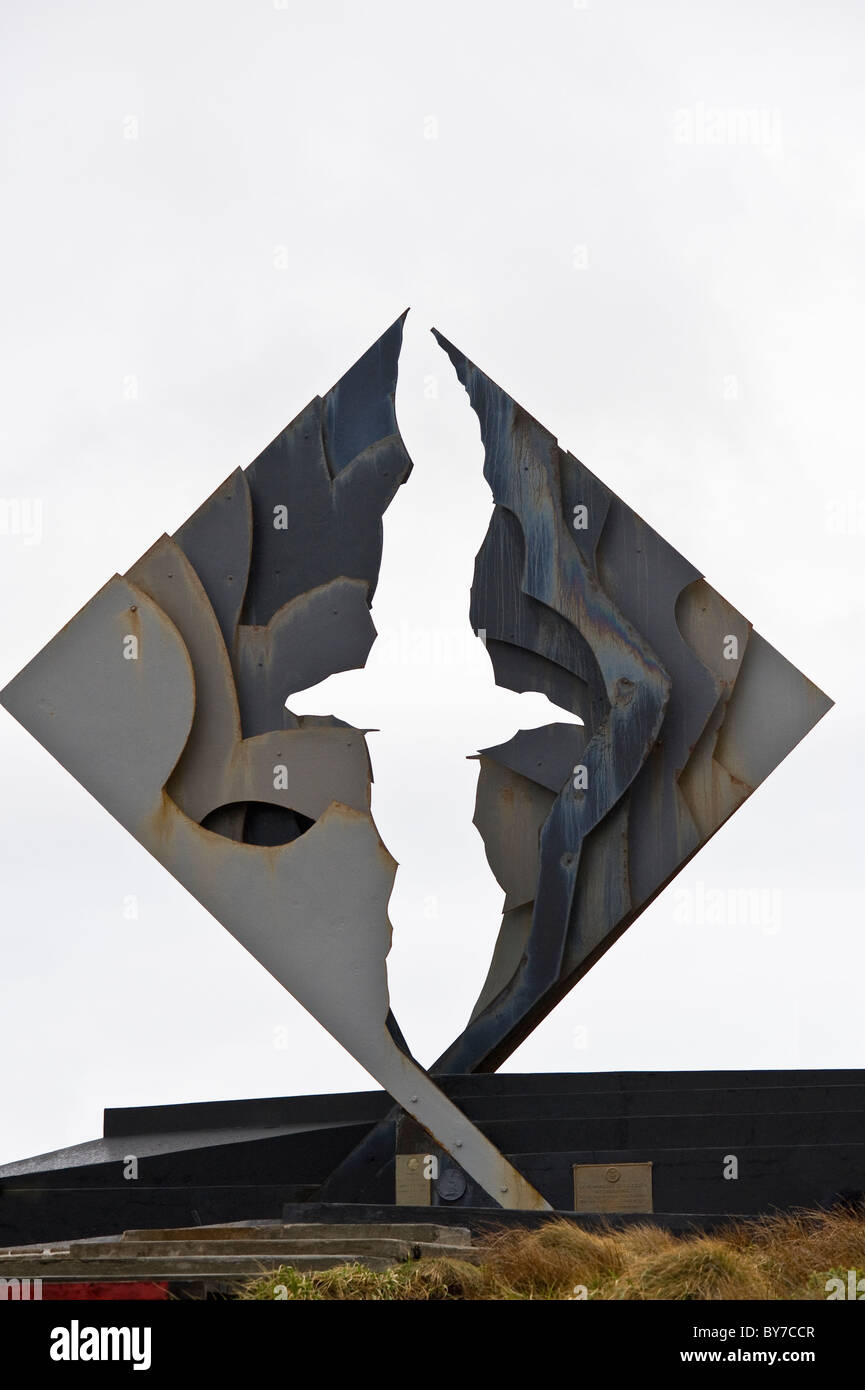 Sculpture featuring the silhouette of an albatross Cape Horn Tierra del ...