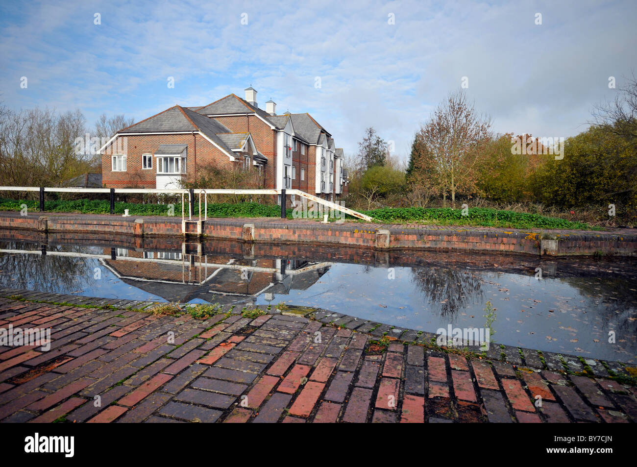 Aldermaston Padworth Kennet Avon Canal Berkshire UK Lock Lifting Bridge ...