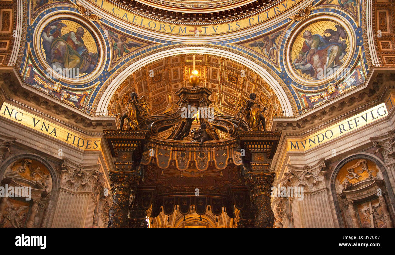 Vatican Inside Ceiling Bernini's Baldacchino Stock Photo - Alamy