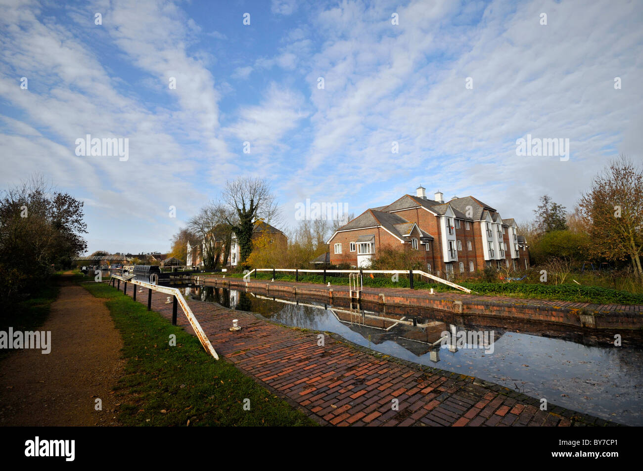 Aldermaston Padworth Kennet Avon Canal Berkshire UK Lock Lifting Bridge ...
