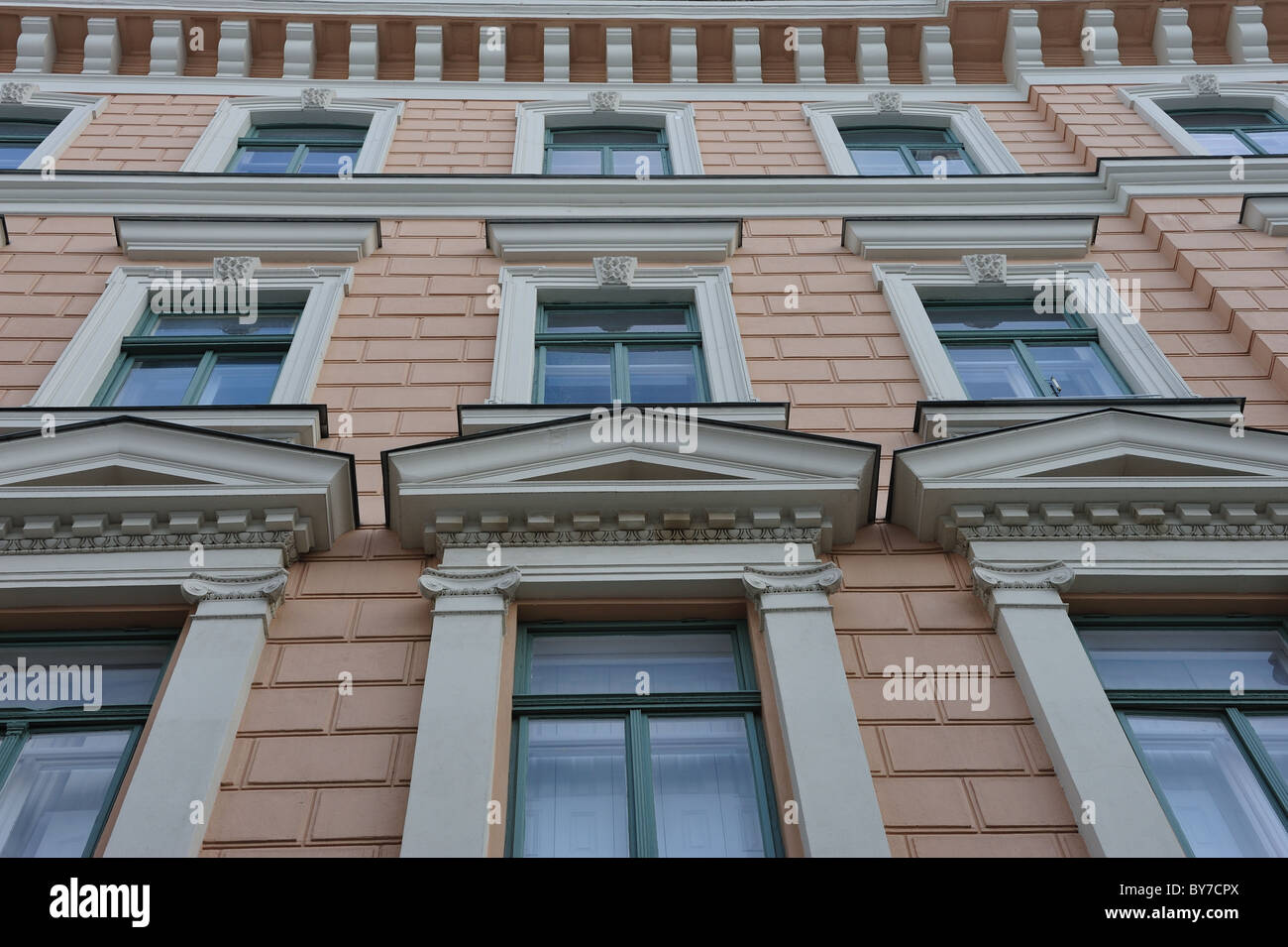 Windows facade hi-res stock photography and images - Alamy