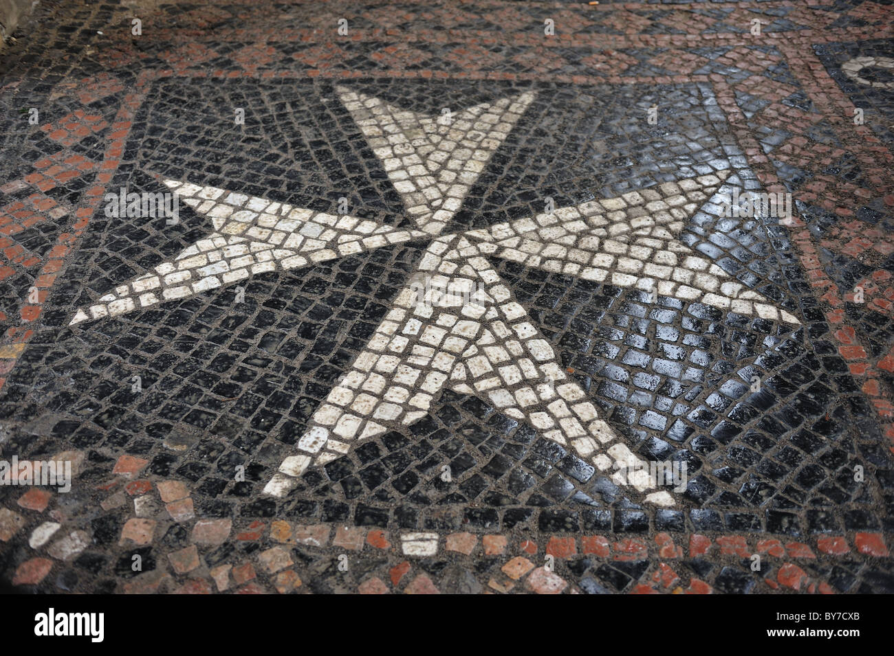 Knights of malta cross hi-res stock photography and images - Alamy