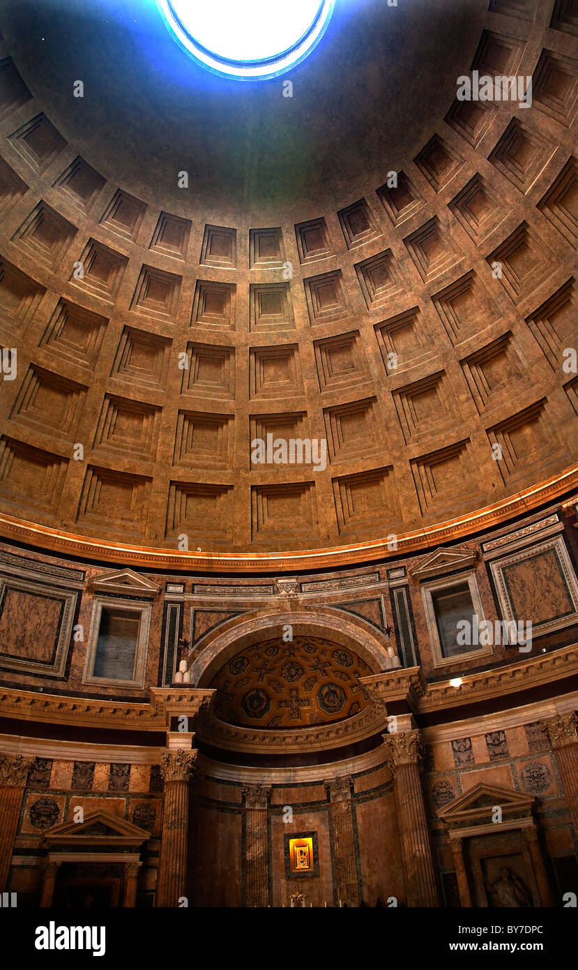 Oculus pantheon rome hi-res stock photography and images - Alamy