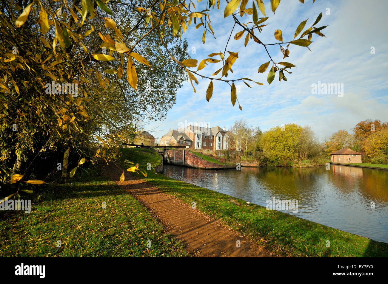 Aldermaston Padworth Kennet Avon Canal Berkshire UK Lock Lifting Bridge ...