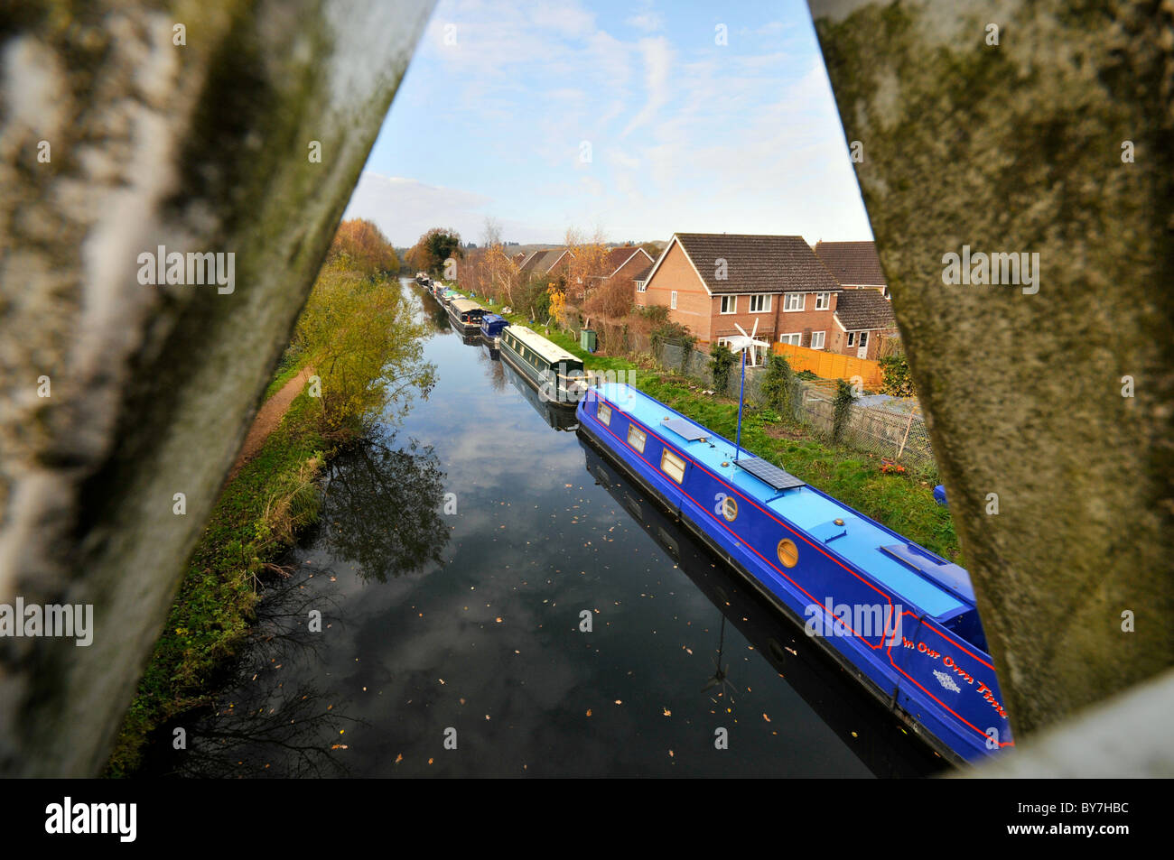 Aldermaston Padworth Kennet Avon Canal Berkshire UK Lock Lifting Bridge ...