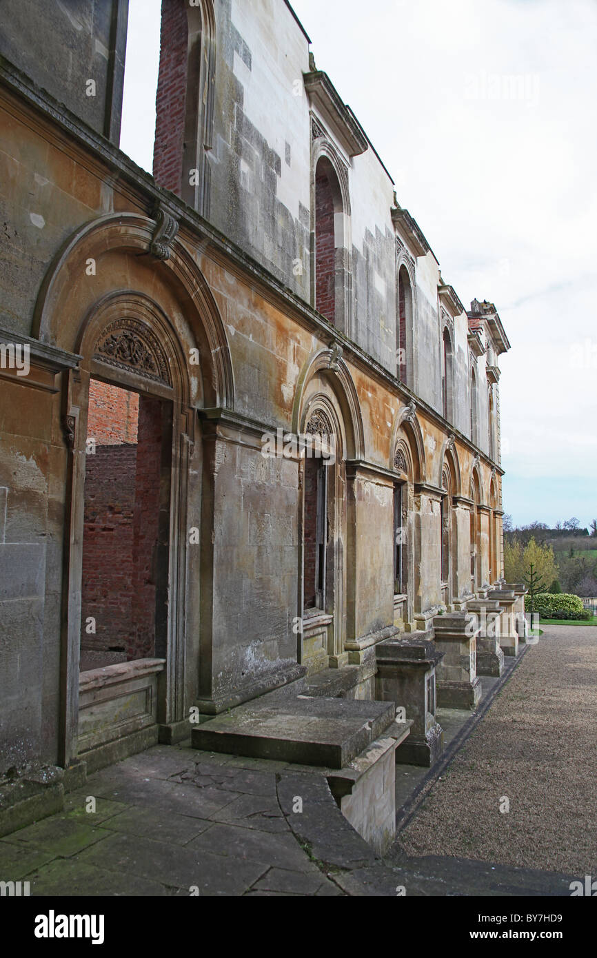 Country house ruins hi-res stock photography and images - Alamy