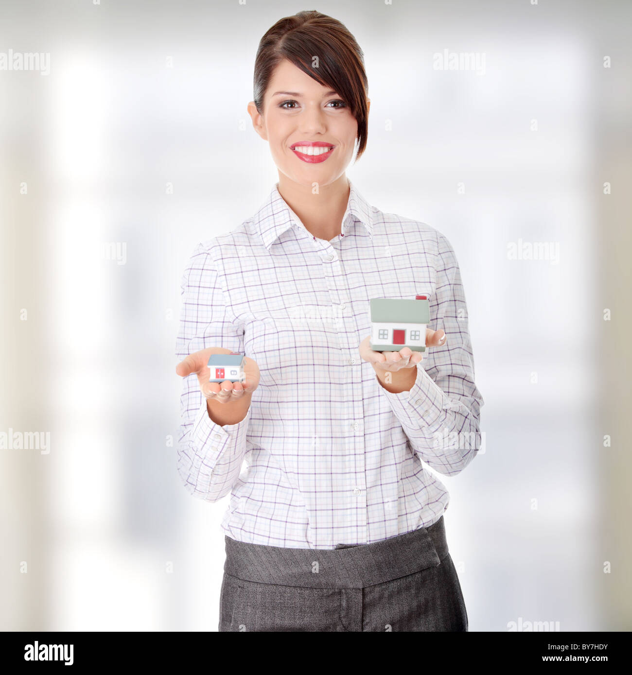 Pretty models holding sign hi-res stock photography and images - Alamy