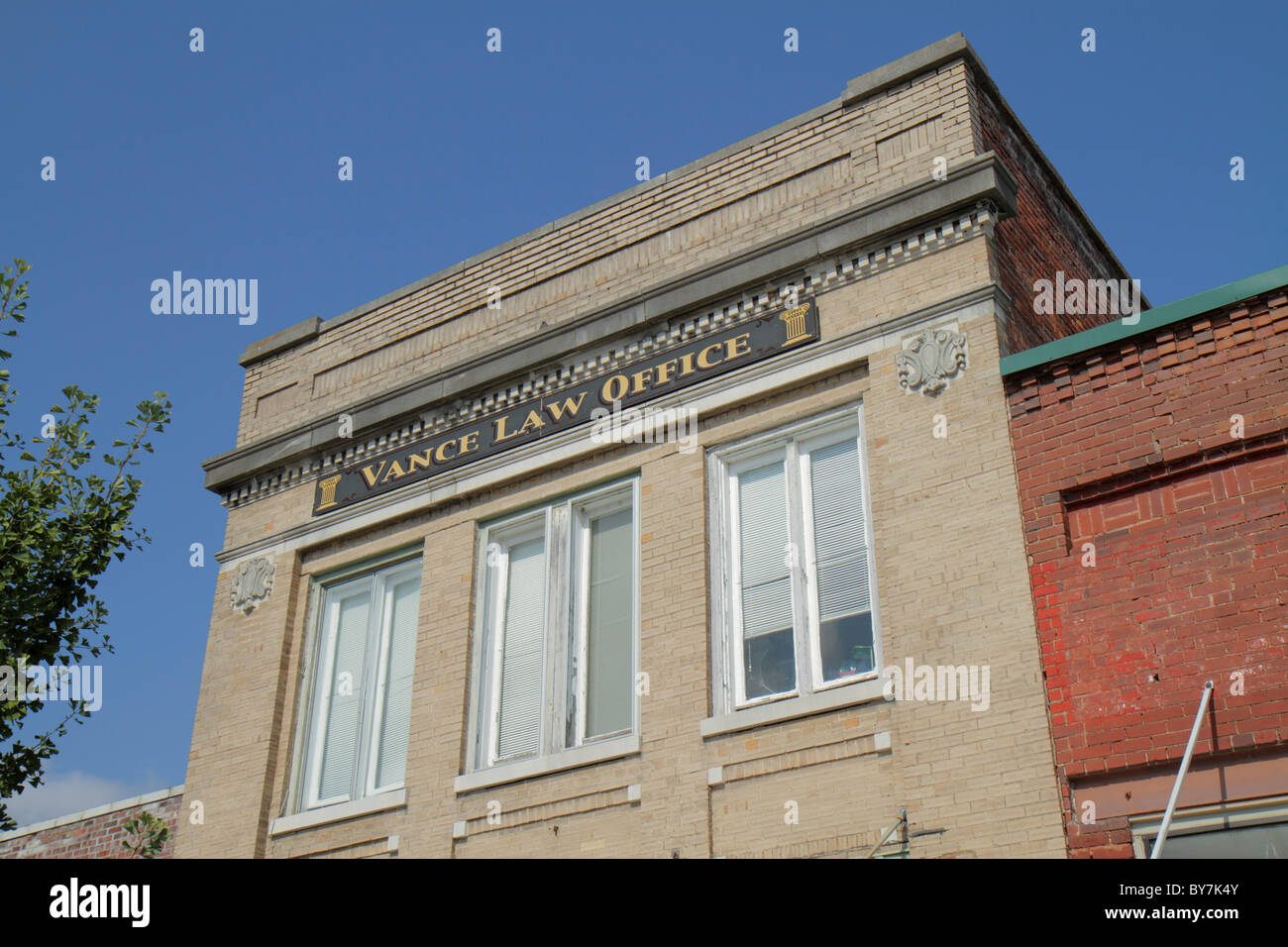 Small office building exterior hi-res stock photography and images - Alamy