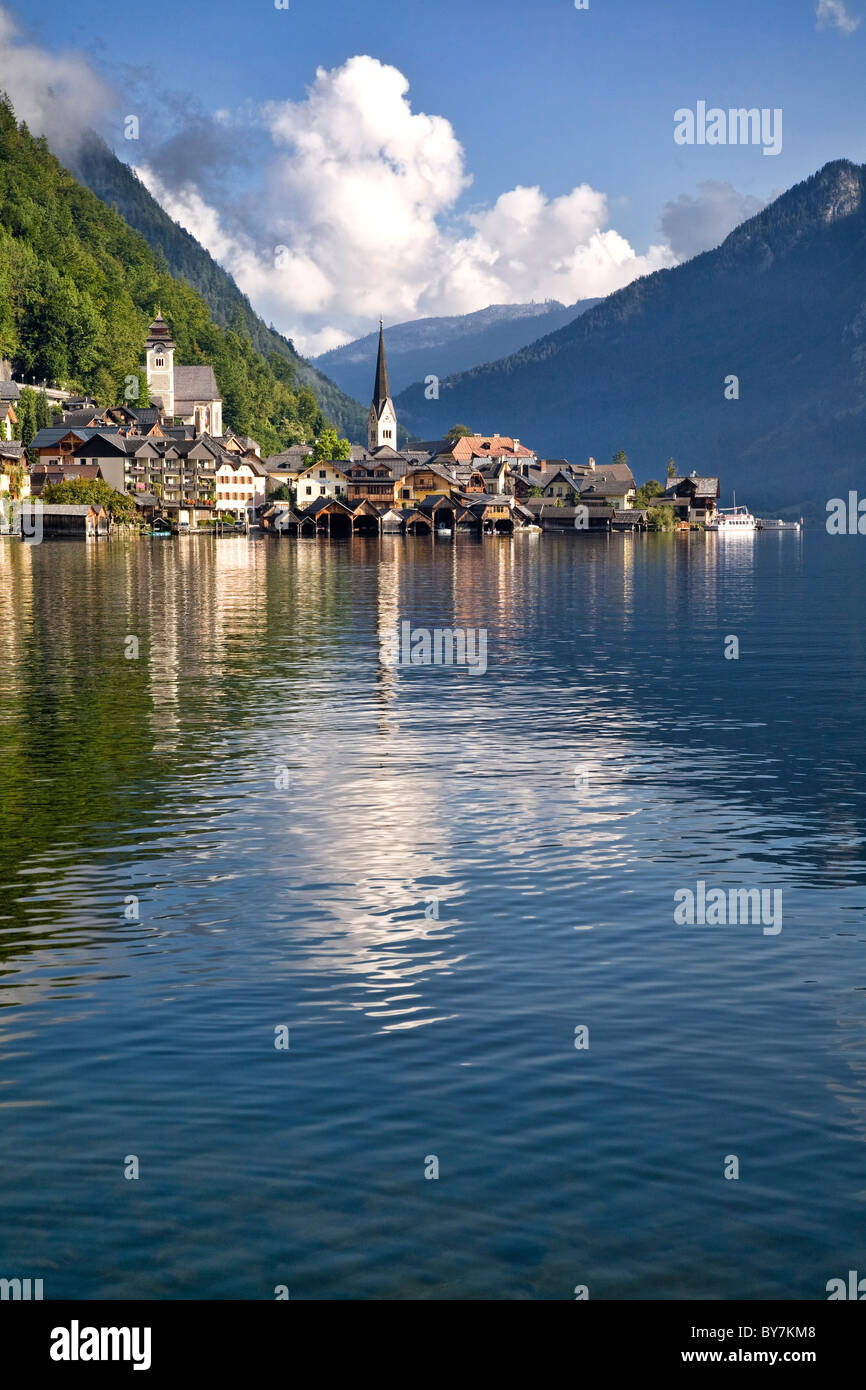 Hallstatt village on hallstatter hi-res stock photography and images ...