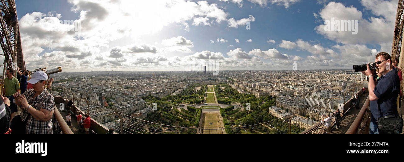 Paris (75): overview from the Eiffel Tower Stock Photo - Alamy