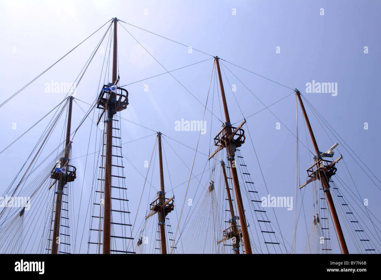 Ships mast rigging rig masts hi-res stock photography and images - Alamy