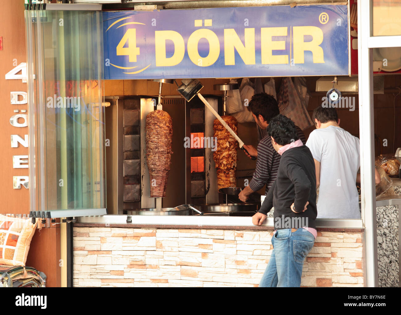 Doner kebab turkey hi-res stock photography and images - Alamy