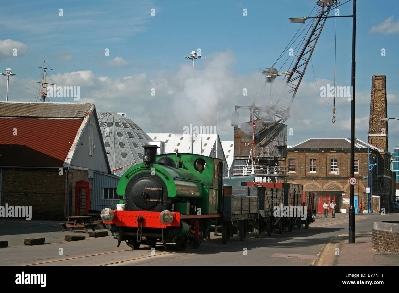 Locomotive Cranes High Resolution Stock Photography and Images - Alamy