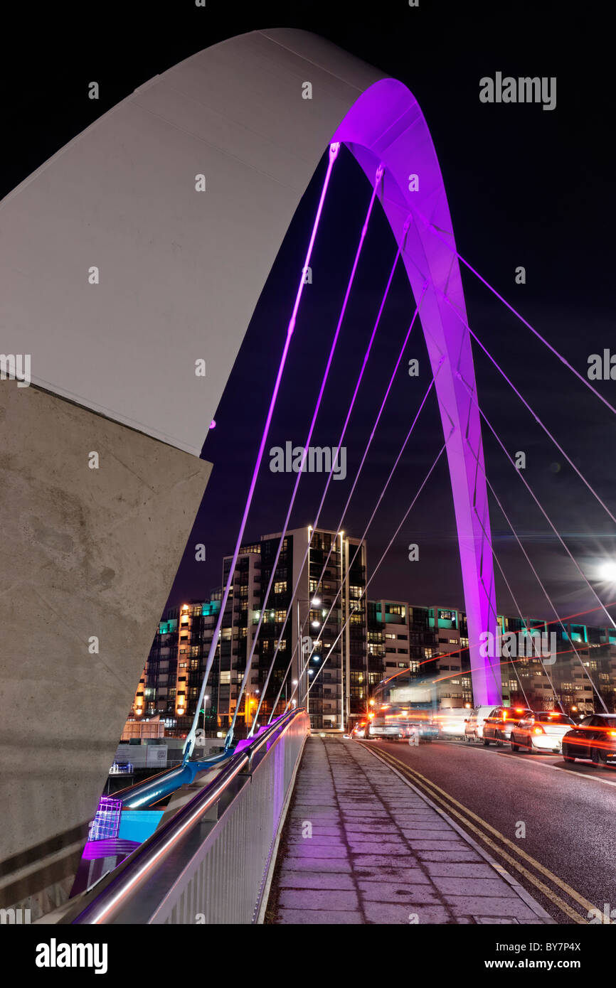 The Clyde Arc Bridge which crosses the River Clyde, Glasgow, Scotland ...