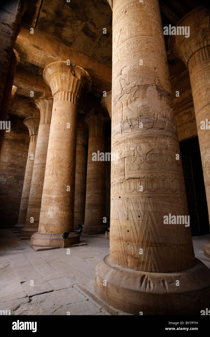 A hypostyle hall, at the temple at Edfu, on the Nile in Egypt Stock ...