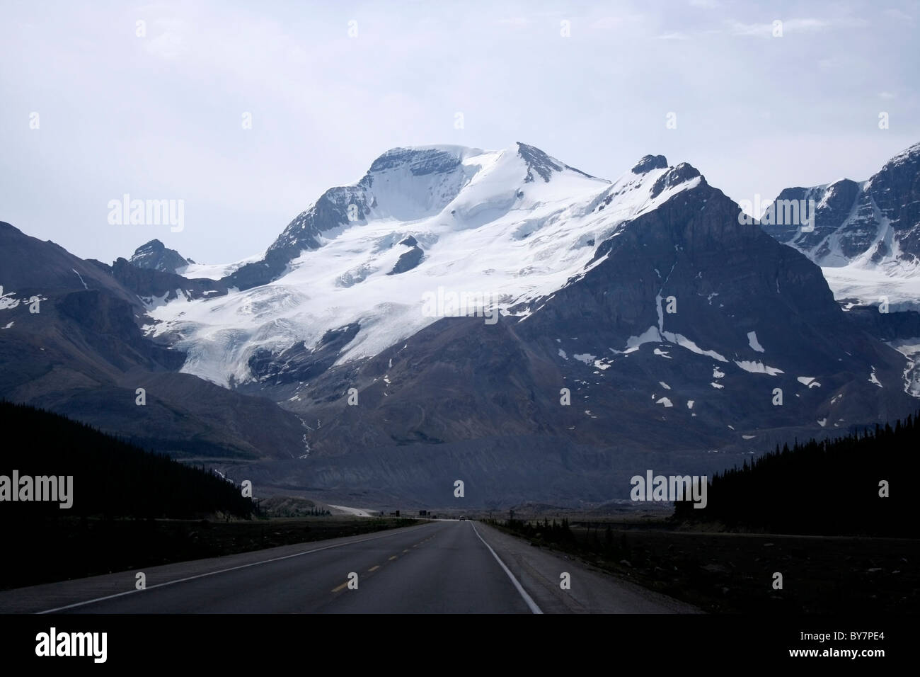 Mt athabasca hi-res stock photography and images - Alamy