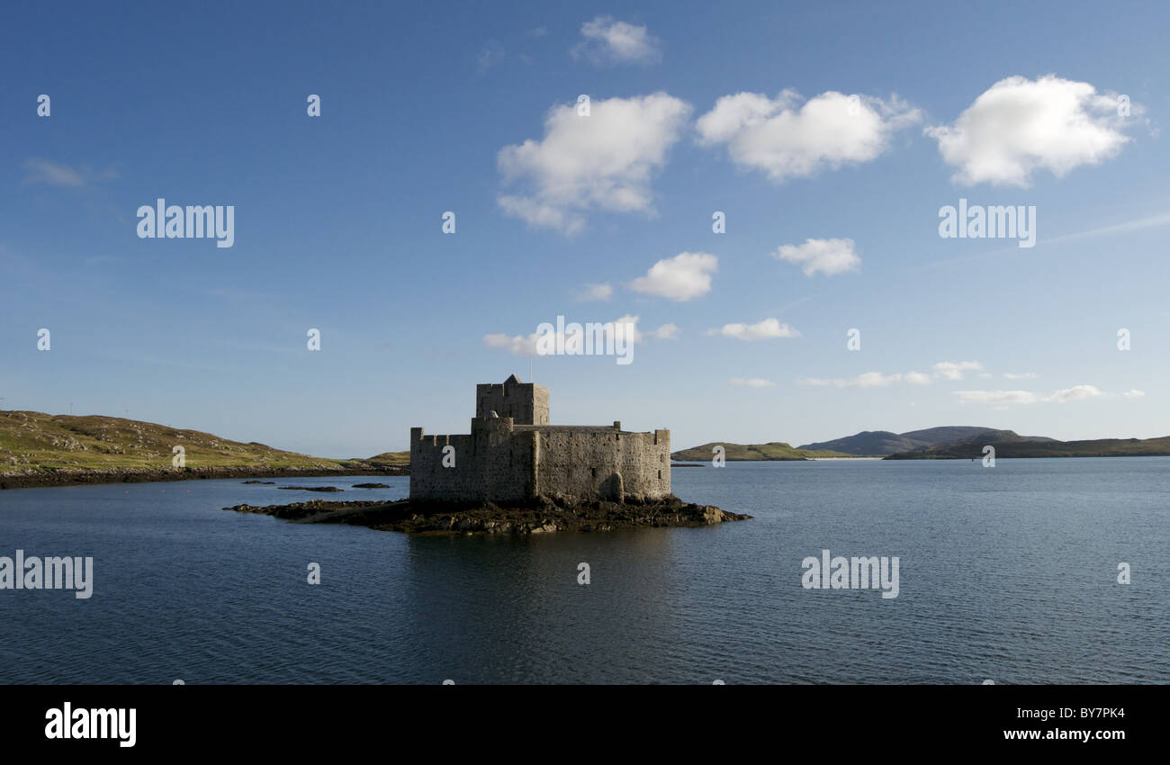 Evening view of Kisimul Castle in the bay at Castlebay, Isle of Barra ...