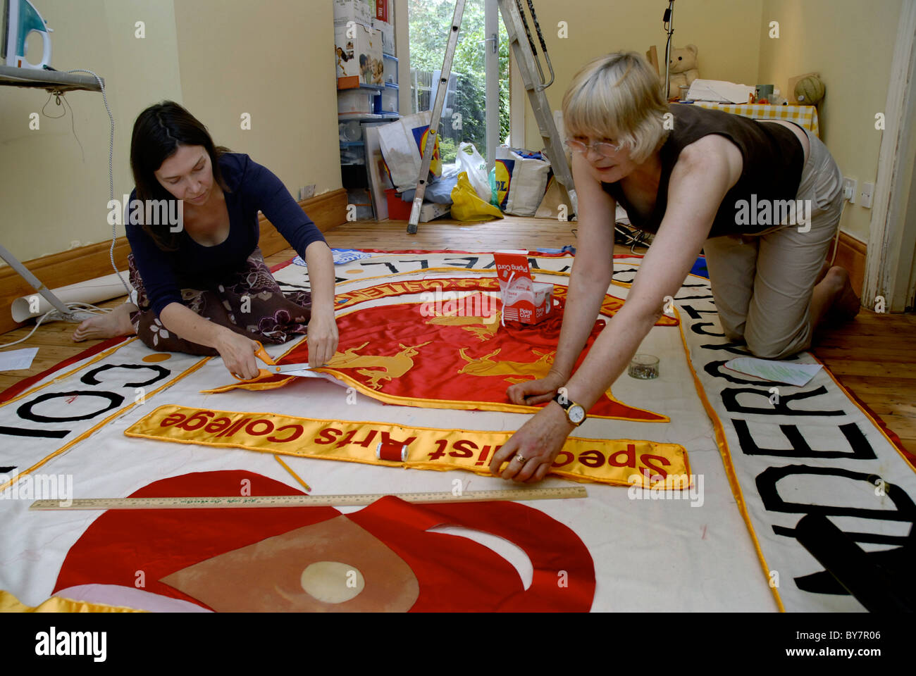 Textiles art and the social fabric hi-res stock photography and images ...