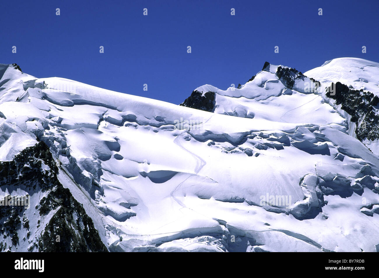 A view of the Mont Blanc summit and the climbing route to the top Stock ...