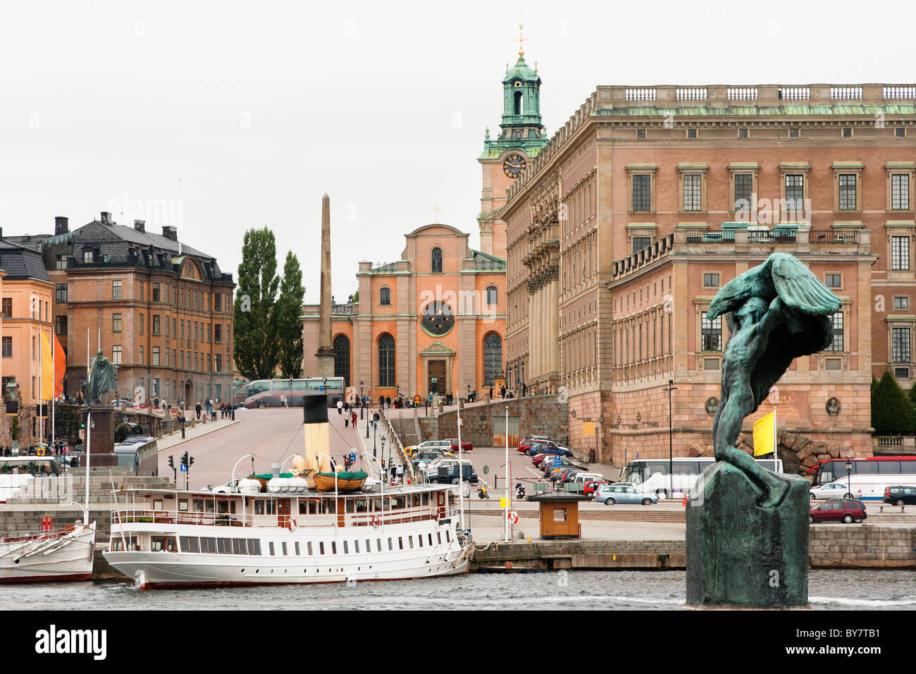 Royal palace stockholm statue hi-res stock photography and images - Alamy