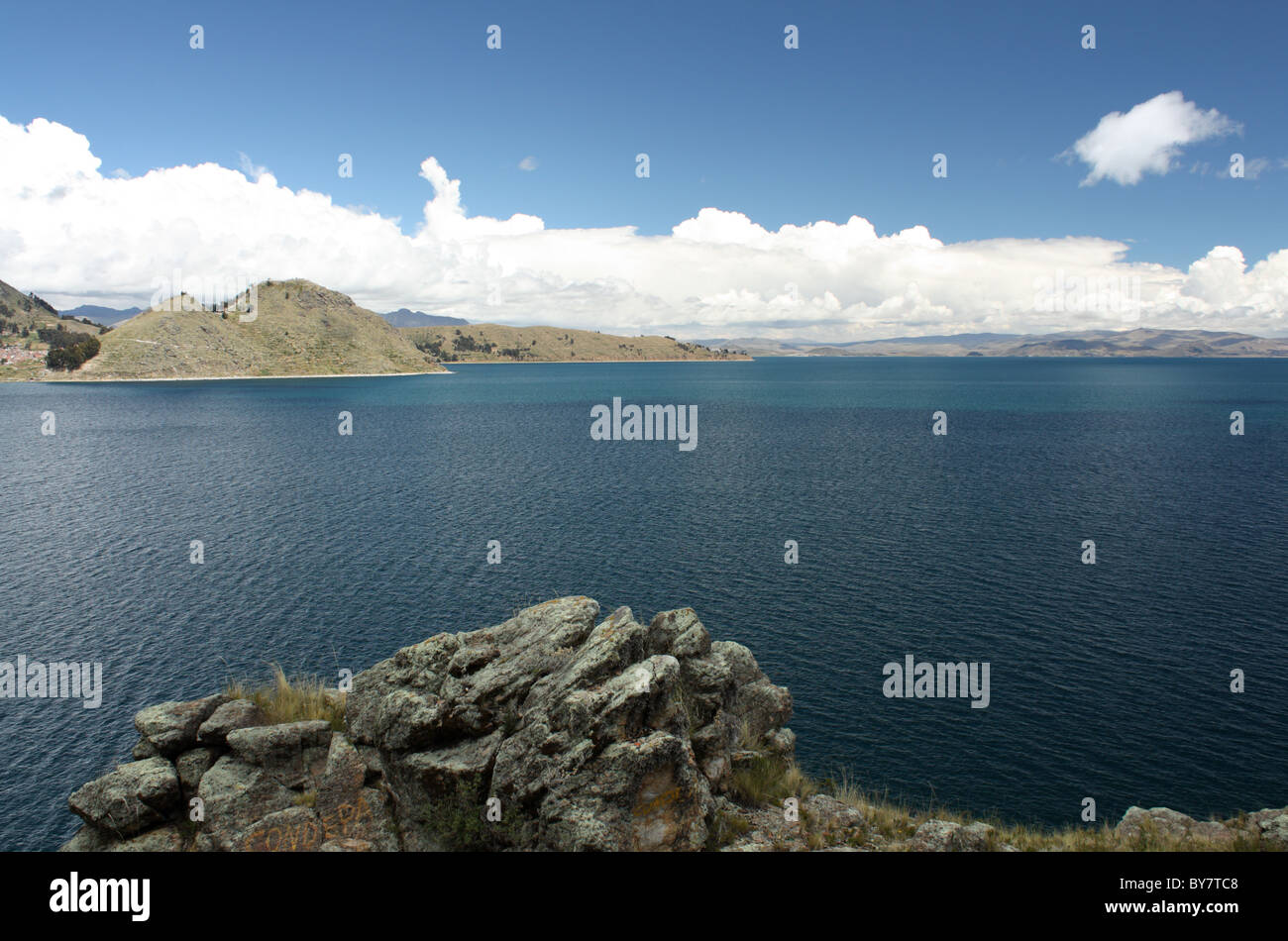 Lago titicaca bolivia hi-res stock photography and images - Alamy