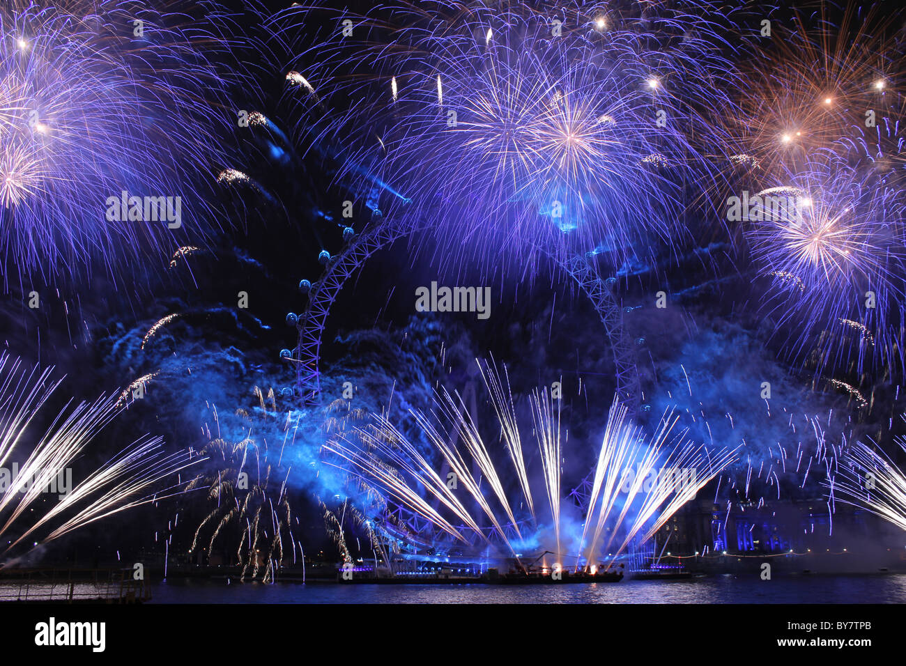 New years eve london eye fireworks hi-res stock photography and images ...