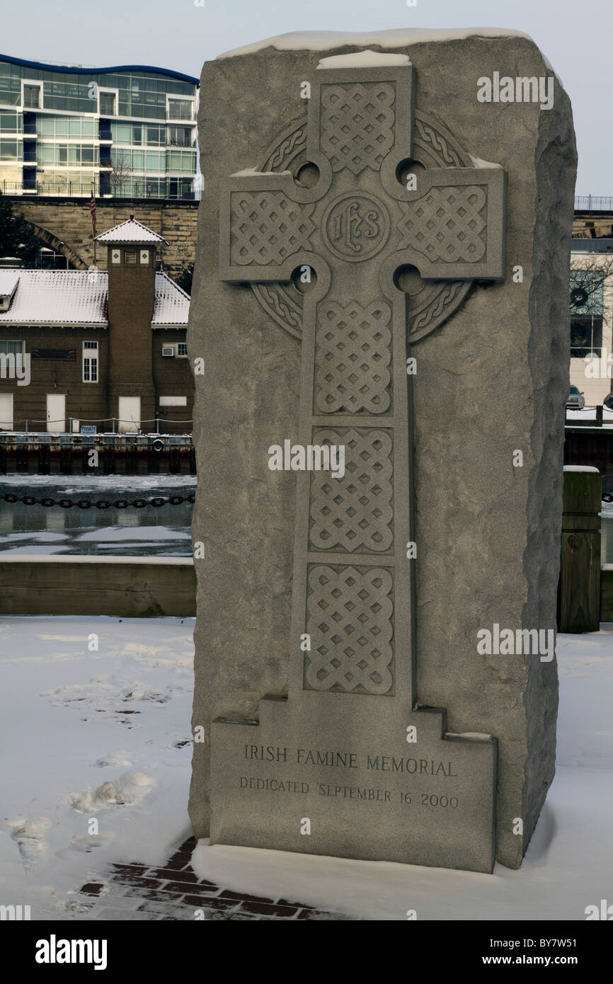 Irish famine memorial hi-res stock photography and images - Alamy