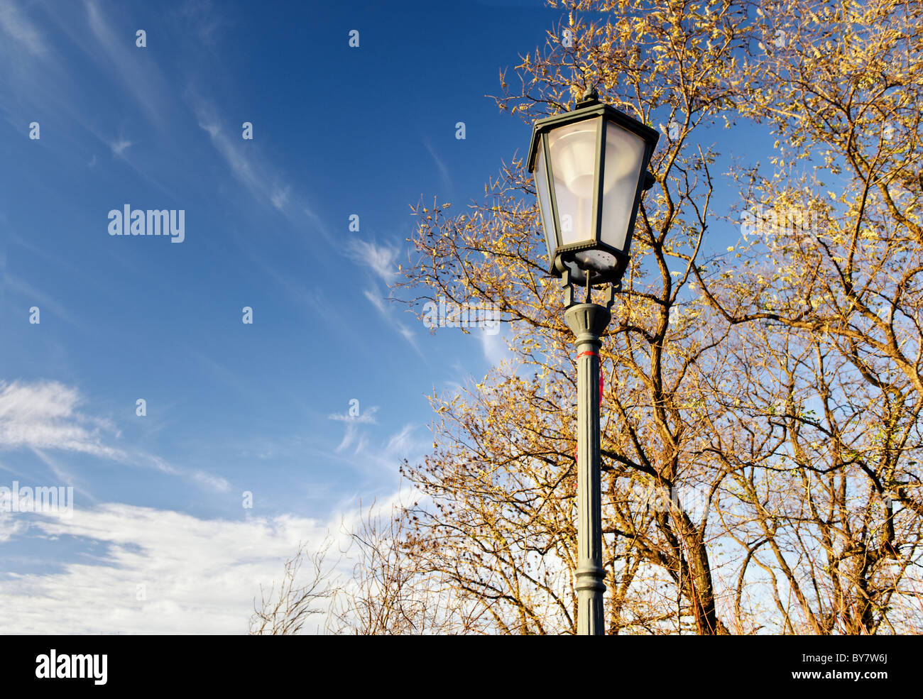 Streetlight lamp hi-res stock photography and images - Alamy