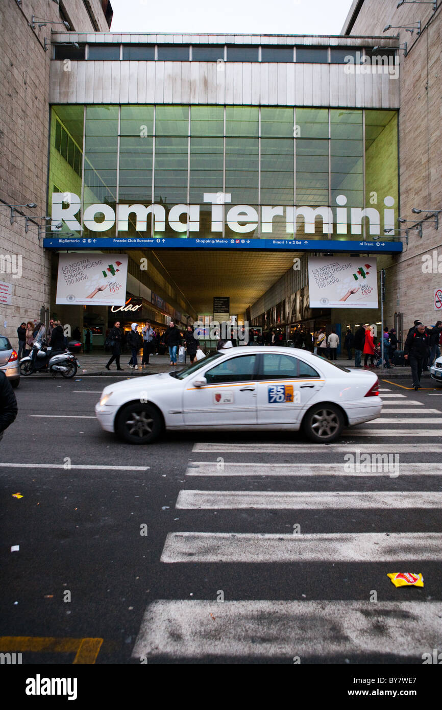 Roma street station hi-res stock photography and images - Alamy
