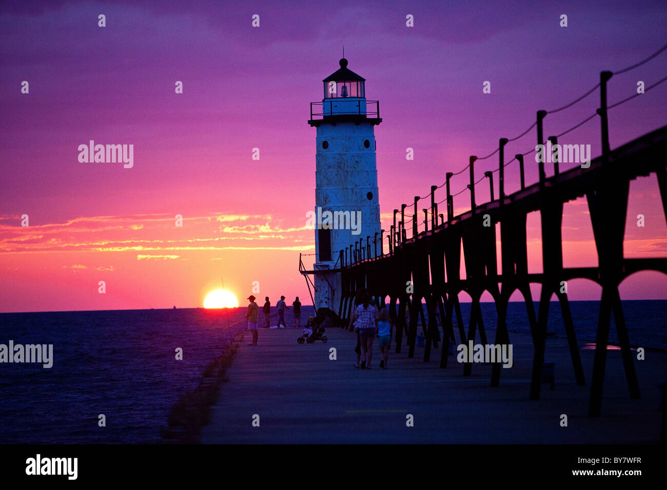 Lighthouse sunset hi-res stock photography and images - Alamy