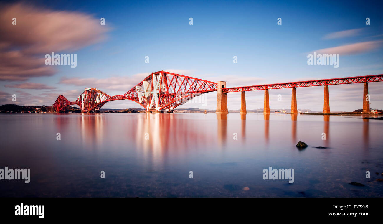 Forth bridge painting hi-res stock photography and images - Alamy