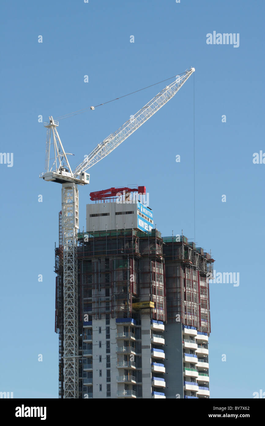 Construction of a high rise apartment block on the Gold Coast ...
