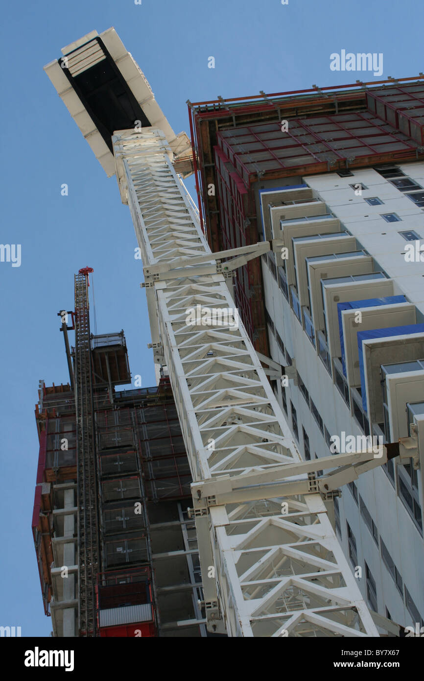 Construction of a high rise apartment block on the Gold Coast ...