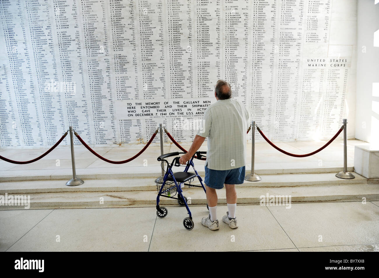 Veteran views Wall listing fallen seamen USS Arizona Memorial Pearl ...