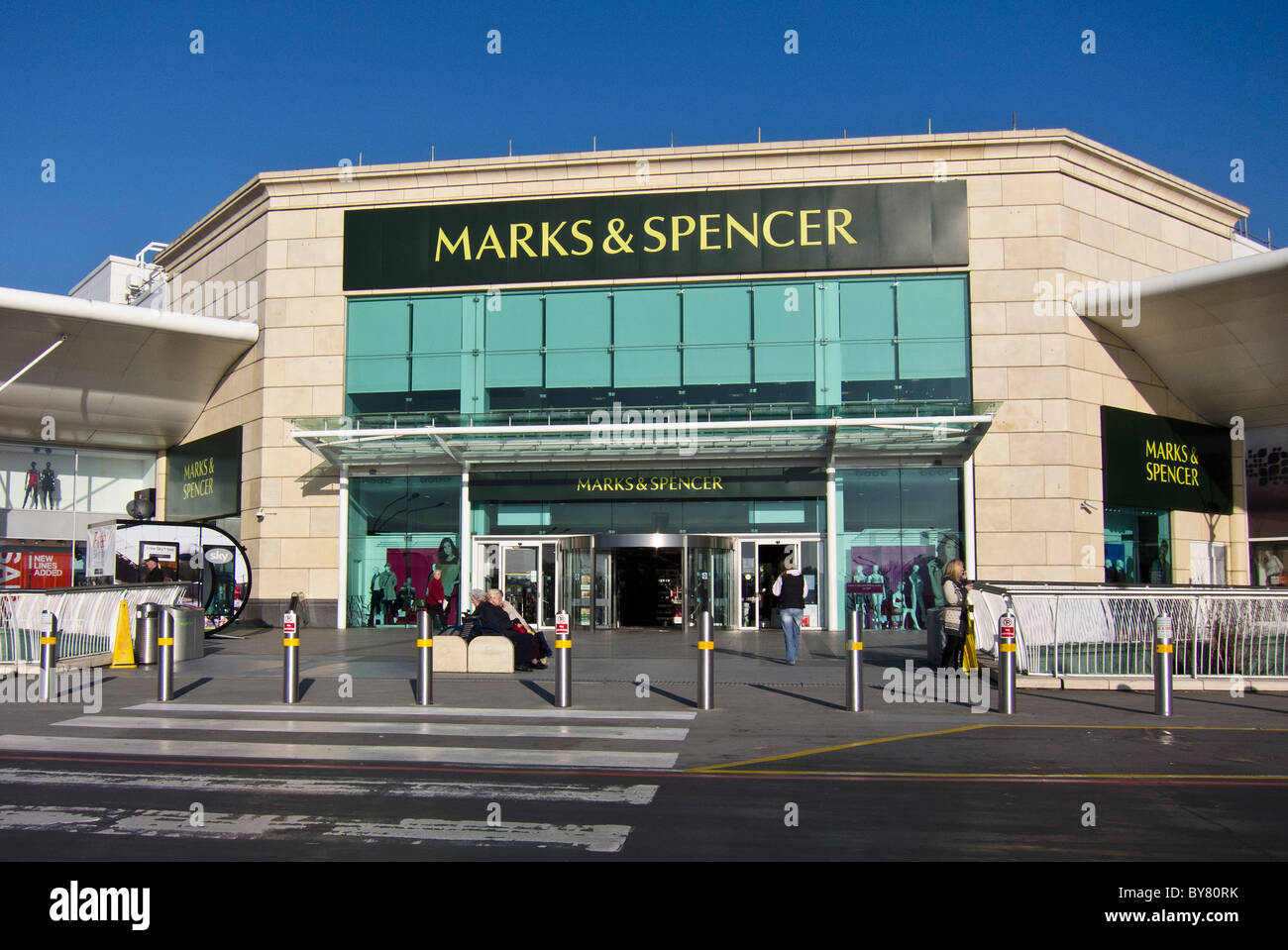 Castlepoint shopping park hi-res stock photography and images - Alamy