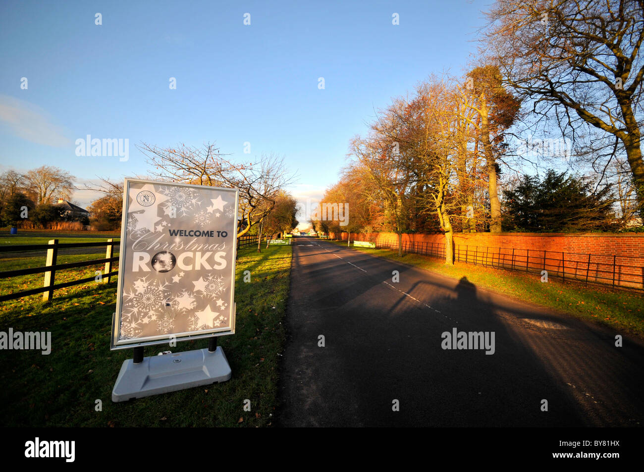 Newbury racecourse hi-res stock photography and images - Alamy