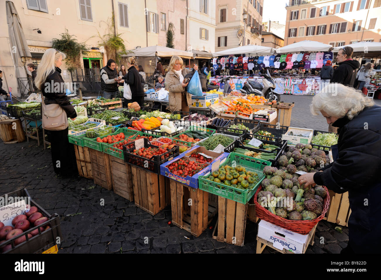 Market stalls hi-res stock photography and images - Alamy