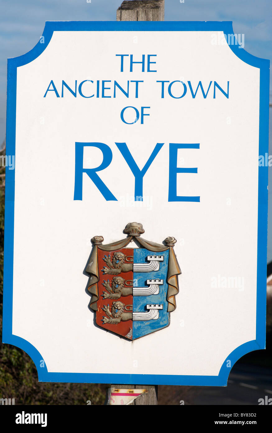 The Ancient Town Of Rye Sign with The Cinque Ports Coat Of Arms Stock ...
