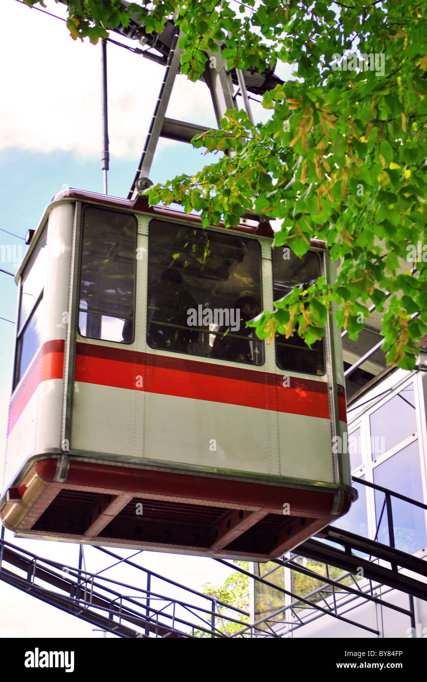 Cable car in the mountains Stock Photo - Alamy