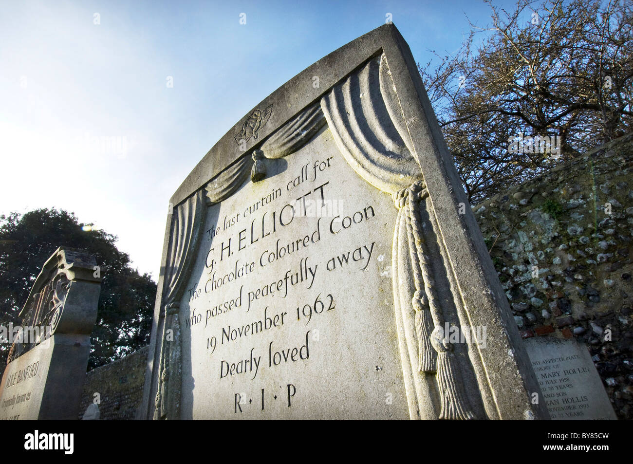 The headstone of of Music Hall star G.H. Elliott, "The Chocolate ...