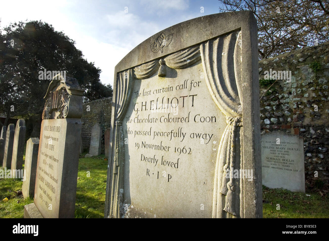 The headstone of of Music Hall star G.H. Elliott, "The Chocolate ...