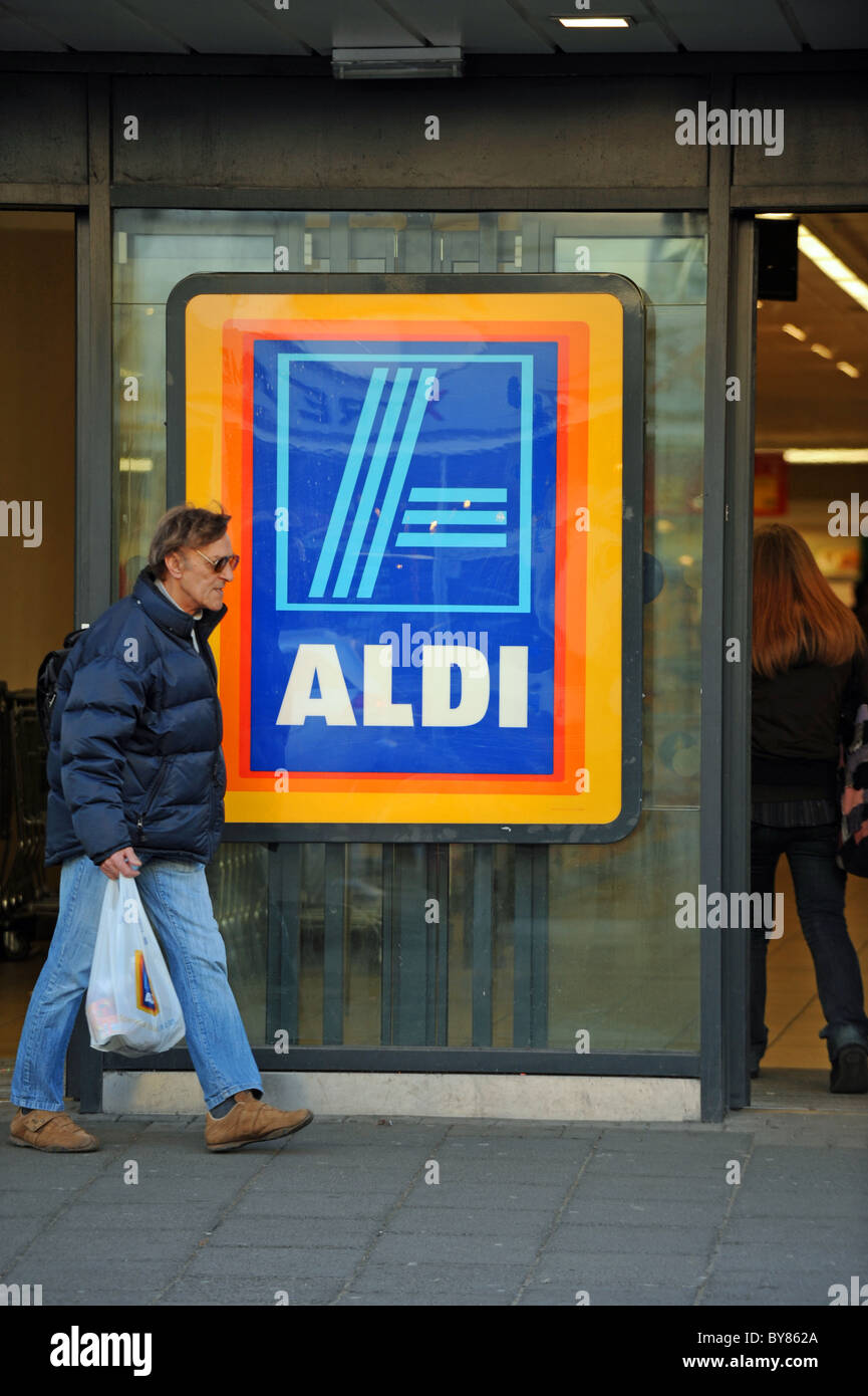 Aldi supermarket uk hi-res stock photography and images - Alamy