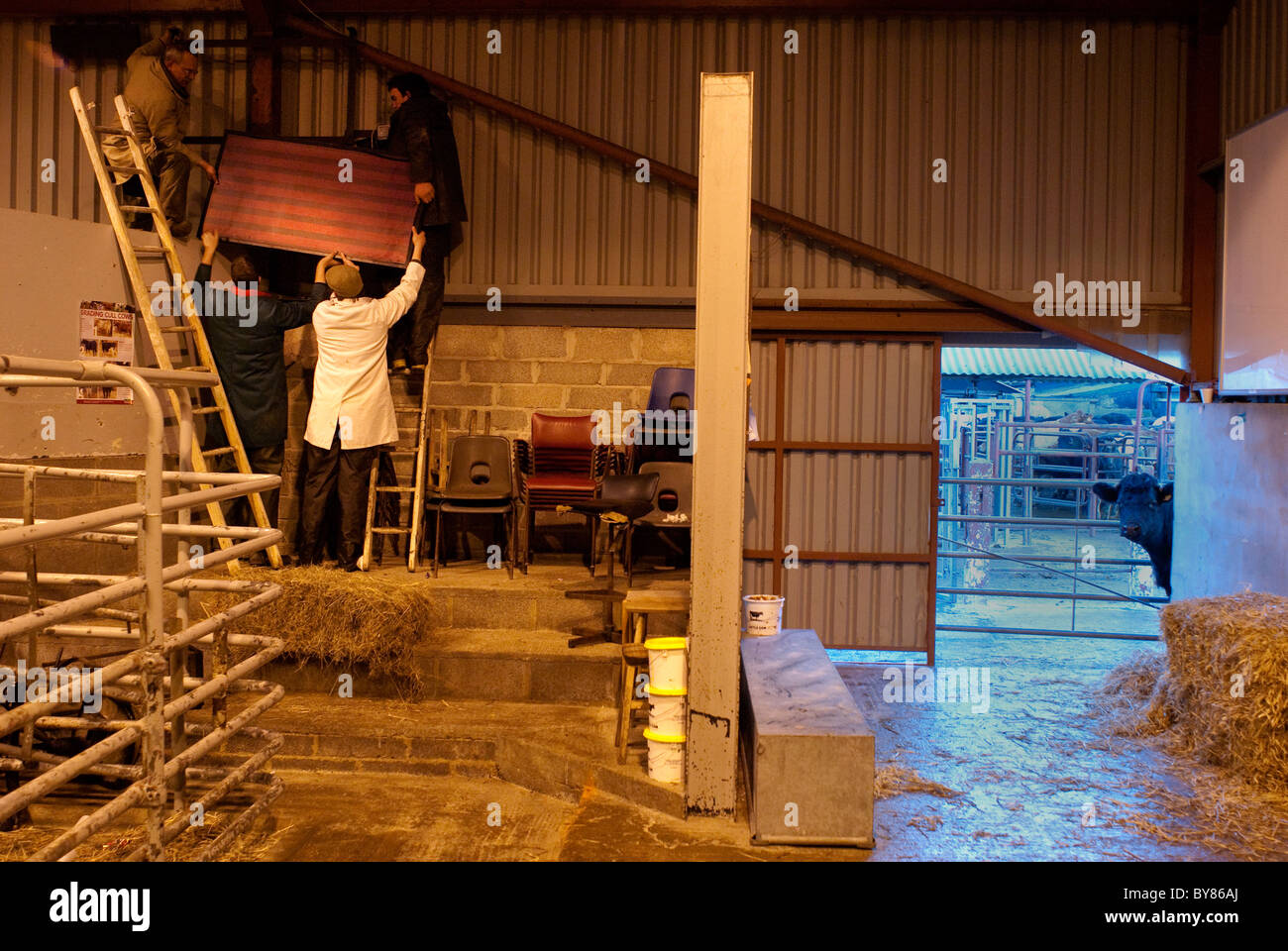 taking down electronic auction sign Stock Photo - Alamy