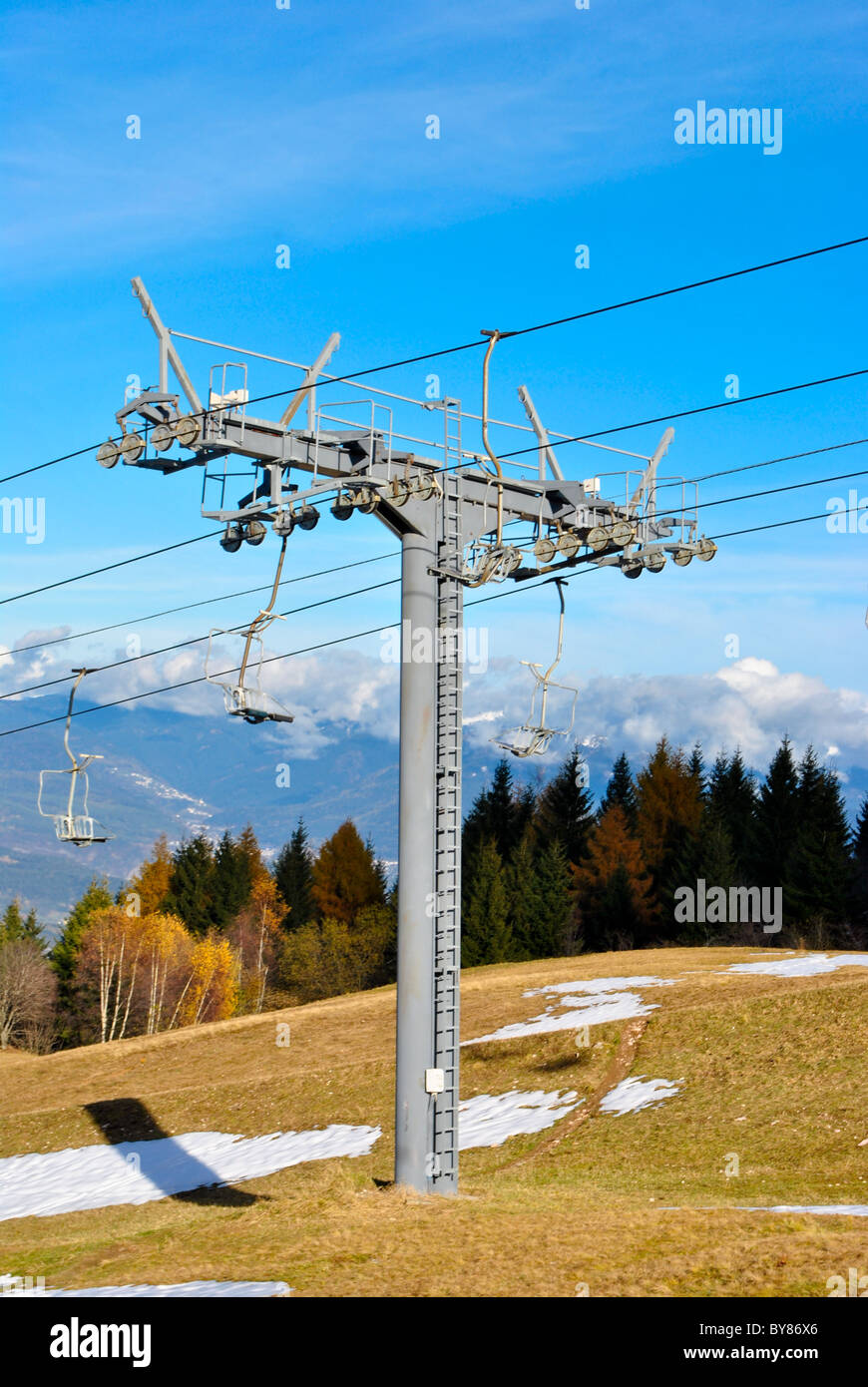 ski lift with blue sky background Stock Photo - Alamy