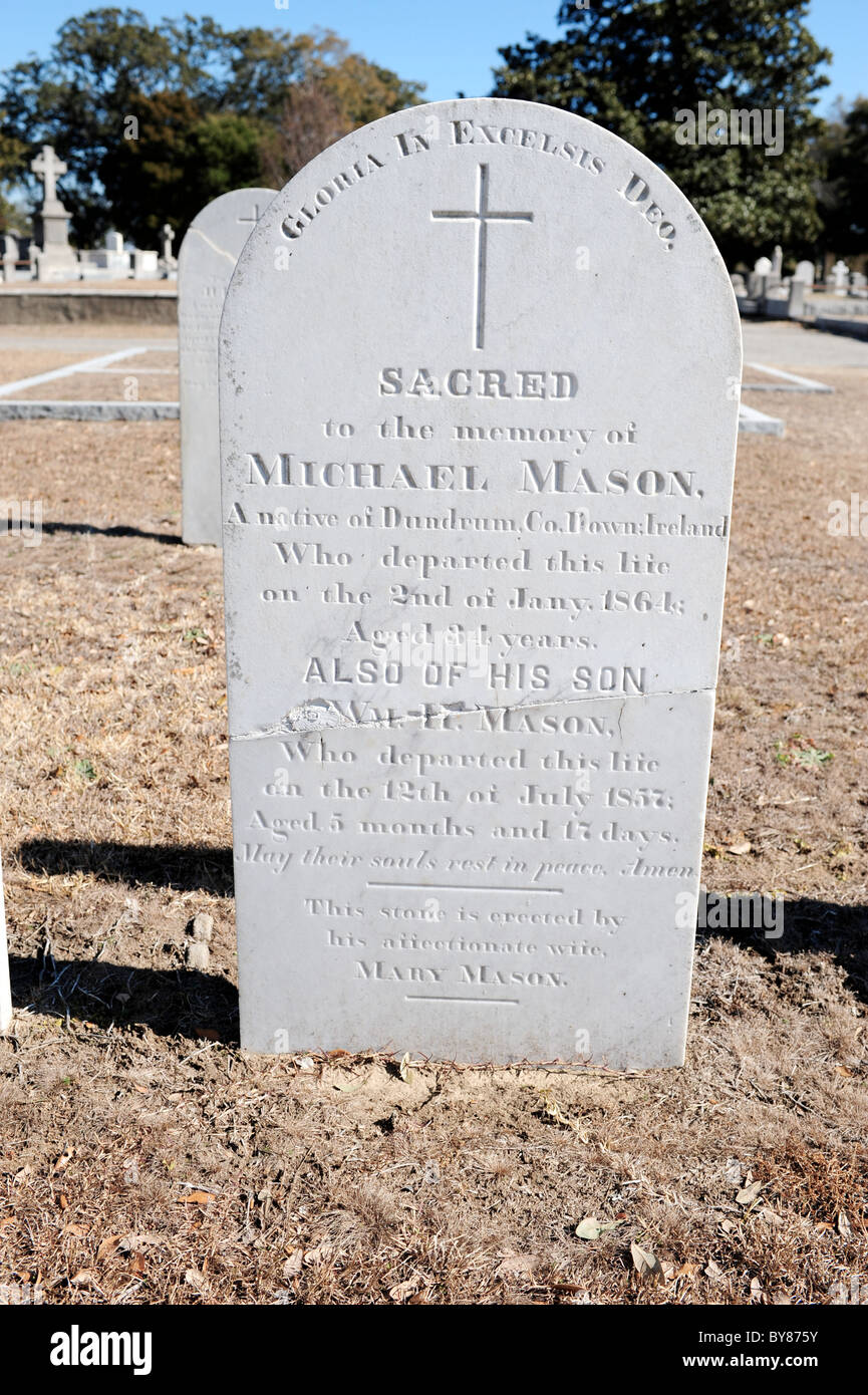 Marble tombstone hi-res stock photography and images - Alamy