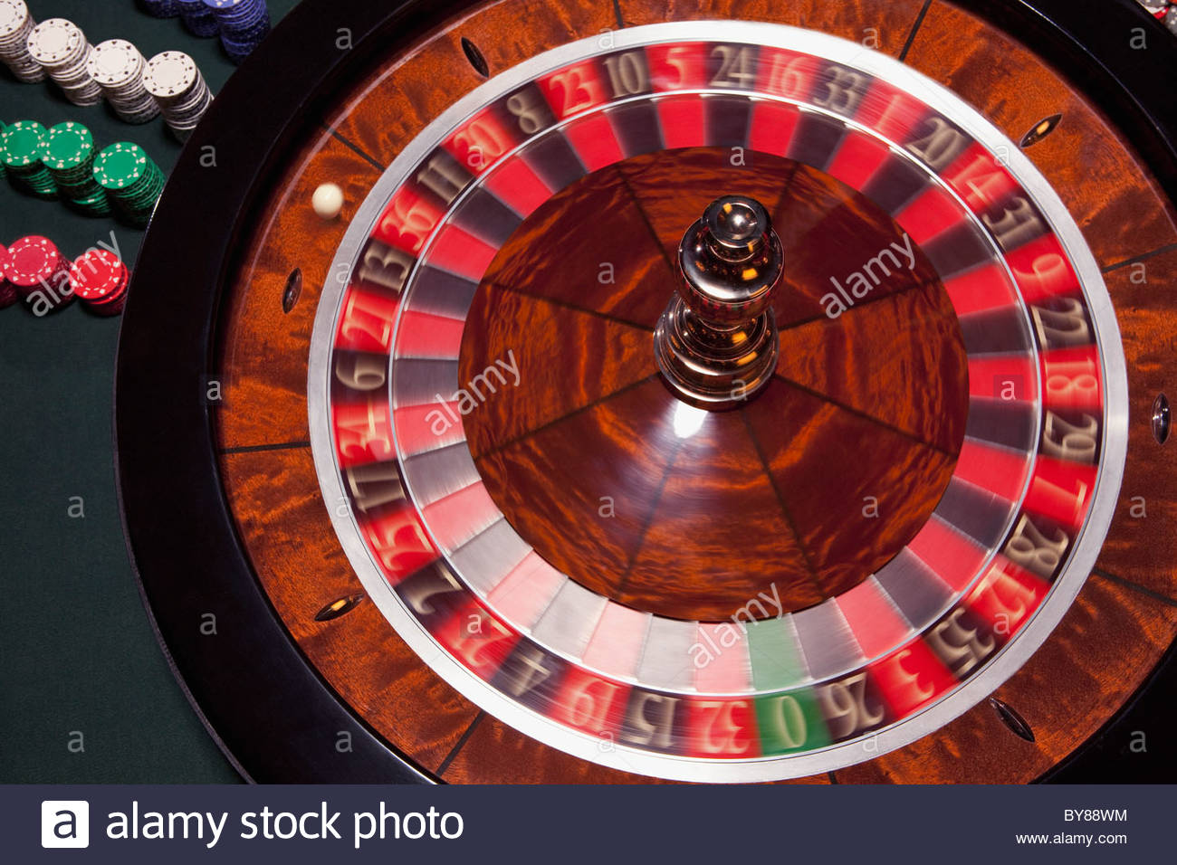 Roulette Wheel Horizontal Stock Photos & Roulette Wheel Horizontal ...