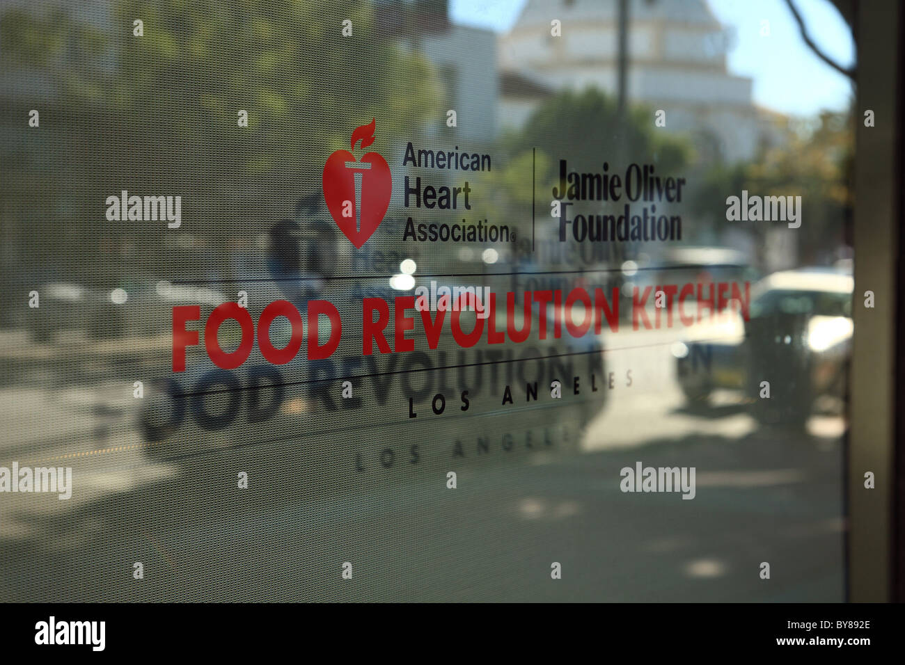 JAMIE'S KITCHEN JAMIE OLIVER FOOD REVOLUTION TV SERIES TEST KITCHEN IN ...