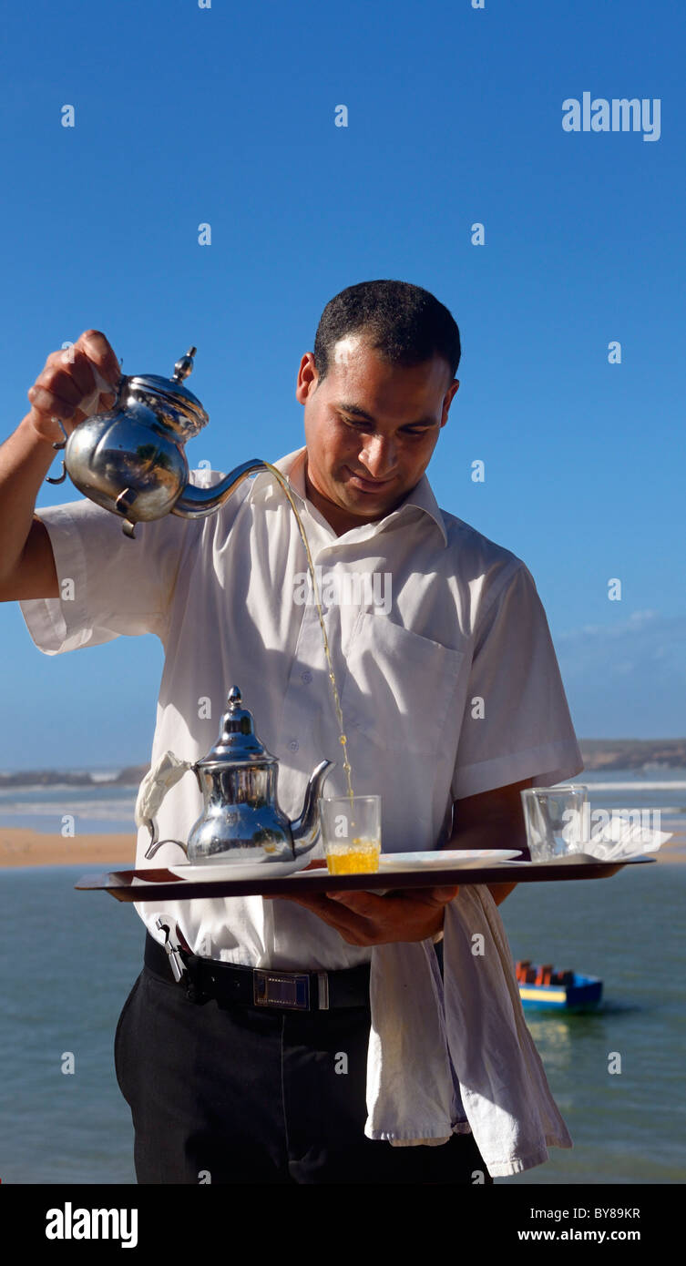 Water server hi-res stock photography and images - Alamy